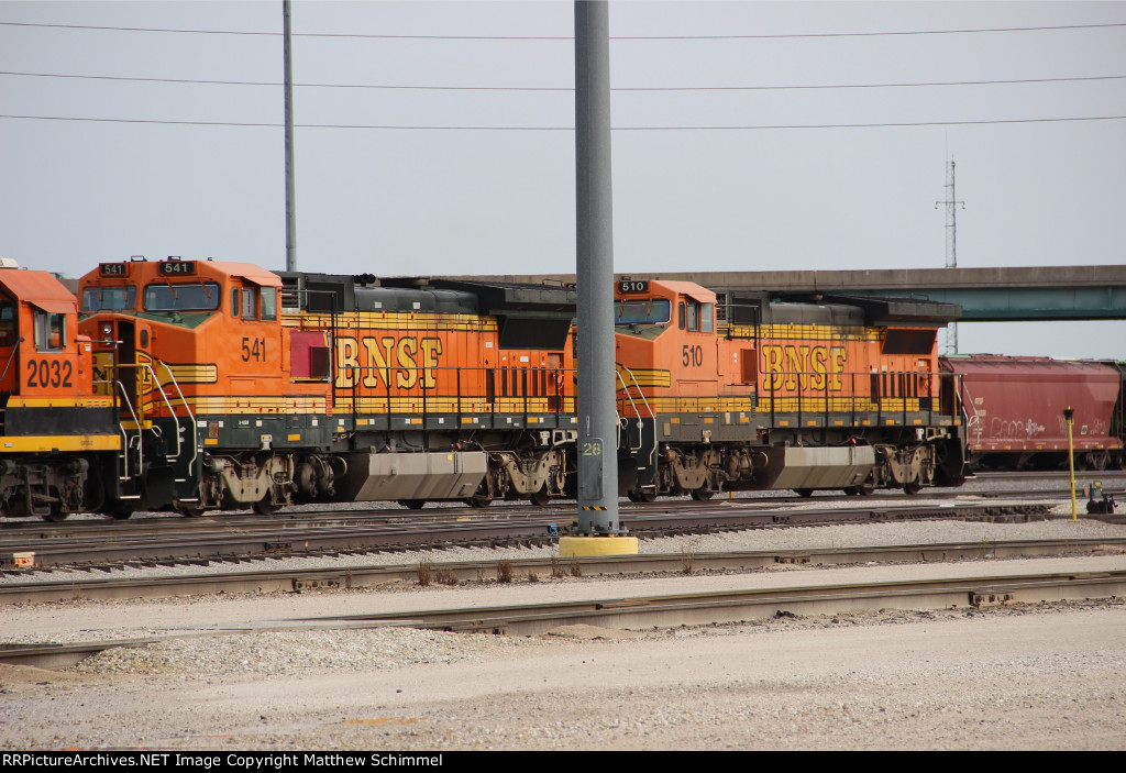 BNSF 541 & BNSF 510